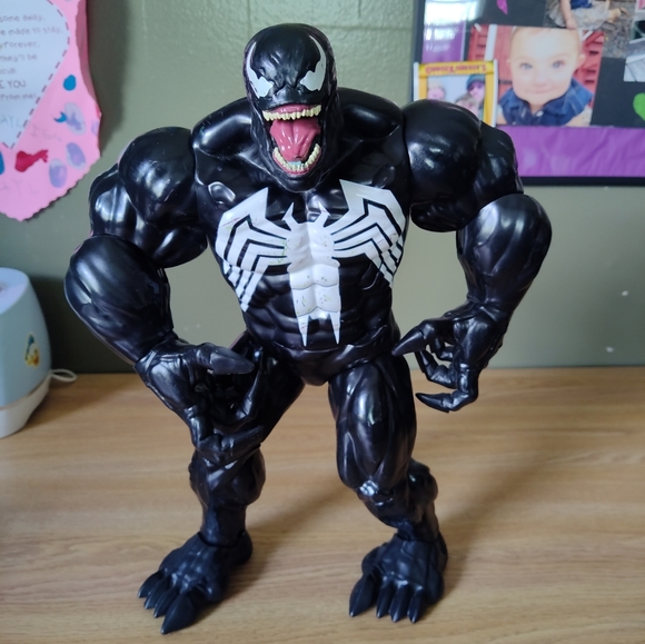 Disney | Toys | Disney Marvel Talking Venom 5 Inches Moveable Arms Legs ...